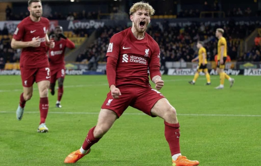 Elliott Stunner Bites Wolves