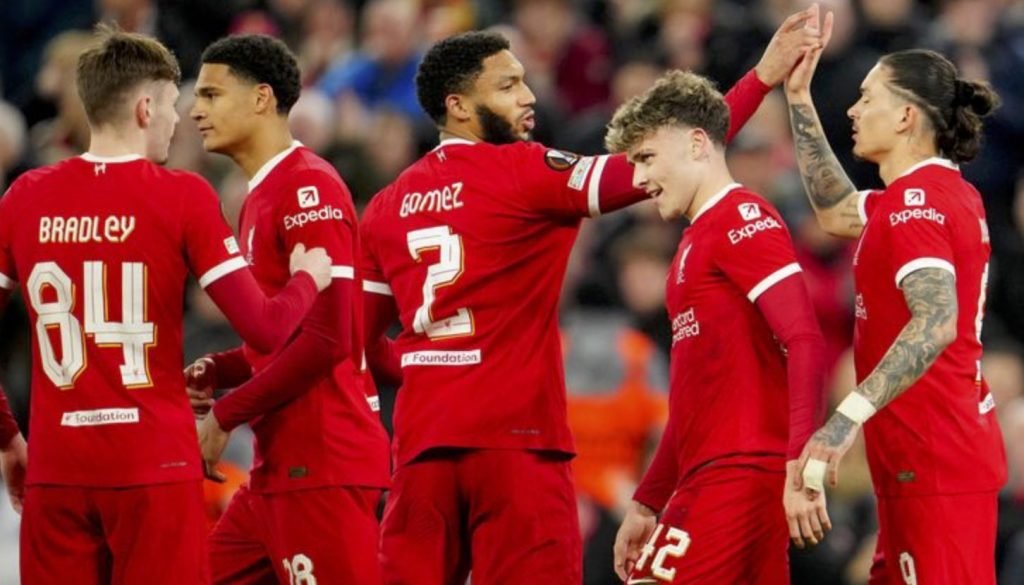 Liverpool Hammer Czech Champions